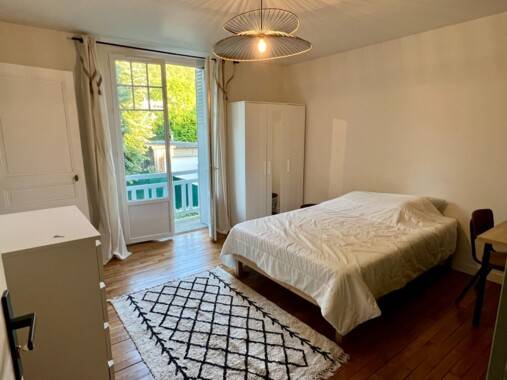 Logement en colocation pour 10 personnes de 335m² Orsay | Studapart